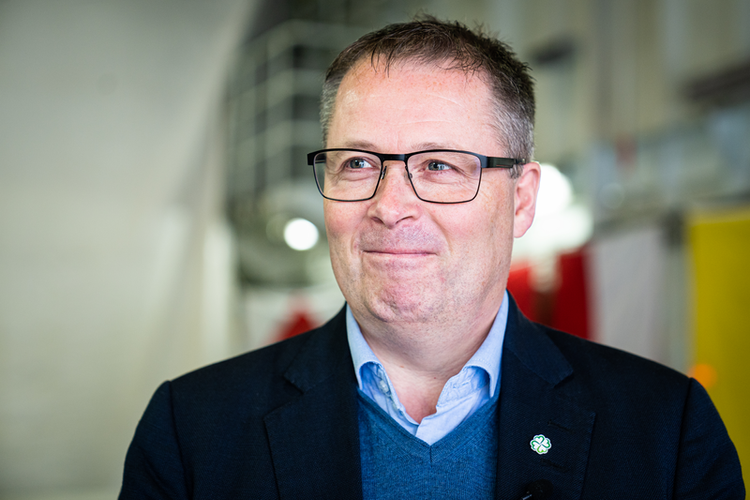 Forsvarsministeren: – Vil bli mer aktivitet fra forsvaret - TV 2