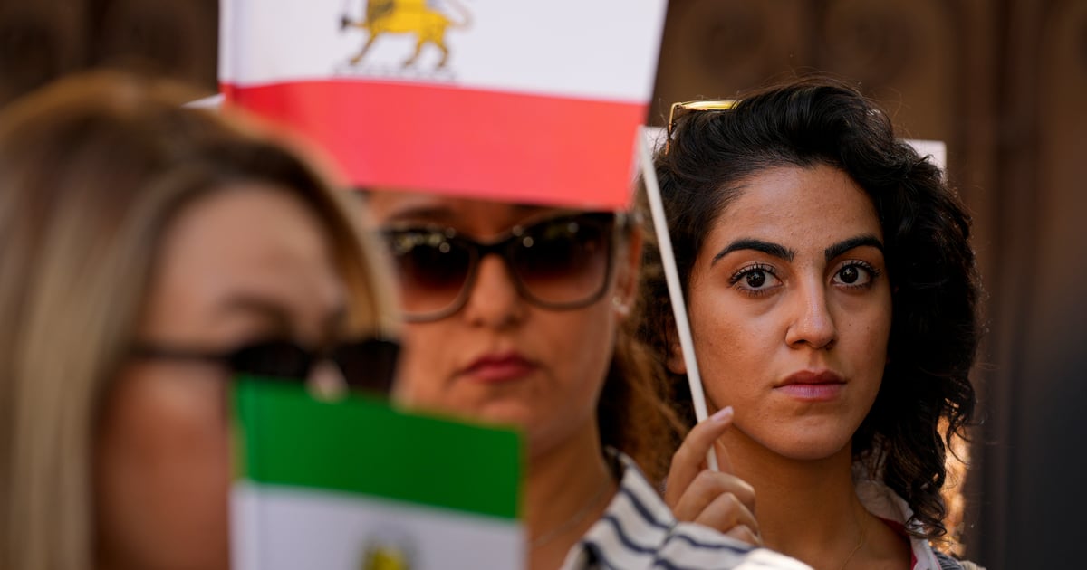 52 demonstranter er drept i Iran - TV 2
