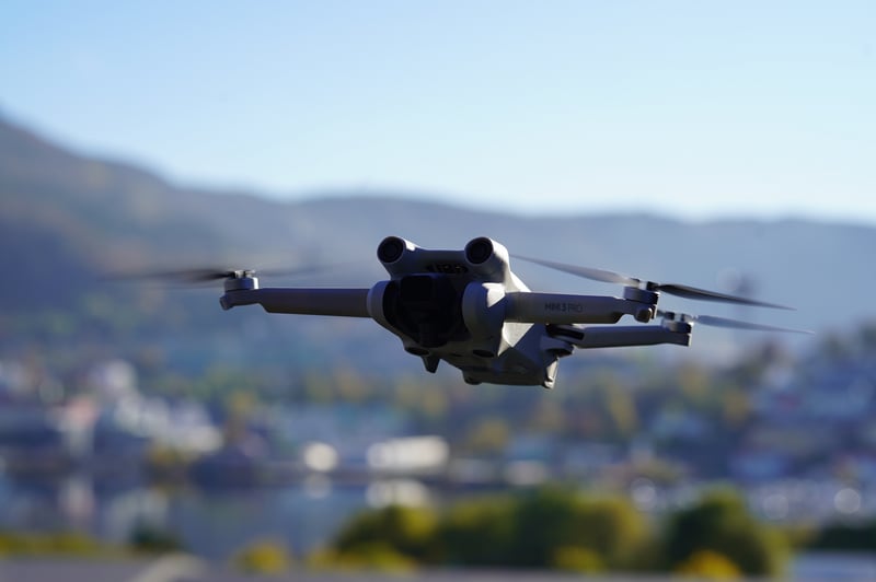 Nkom: Ingen sammenheng mellom droneaktivitet og telefontrøbbel - TV 2