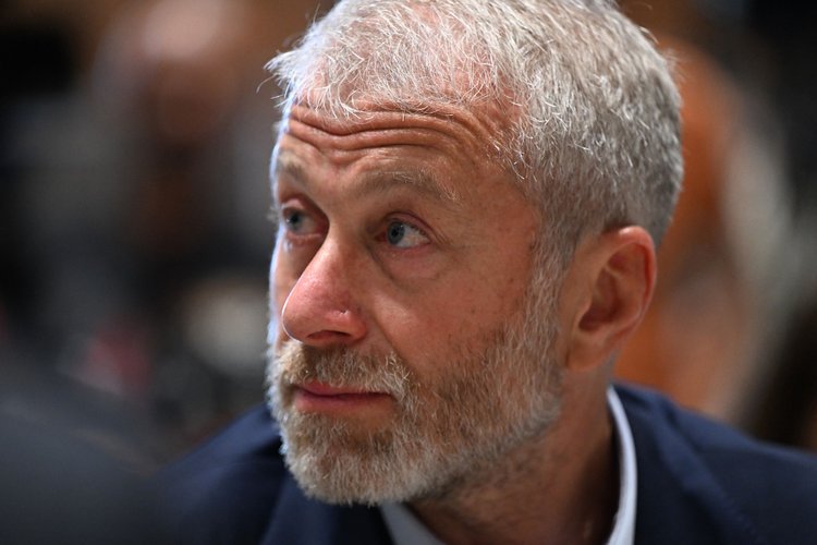 Reuters: Engelsk politi beklager ulovlig Abramovitsj-ransaking - TV 2
