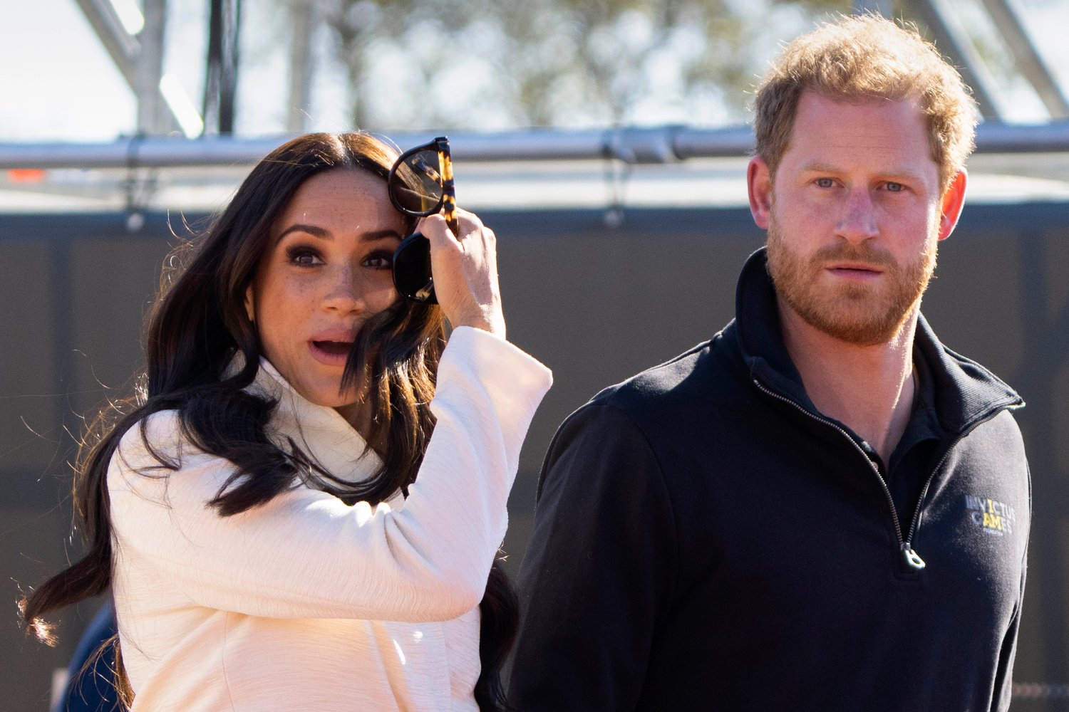 Harry og Meghan bryter stillheten: – Et PR-stunt - TV 2