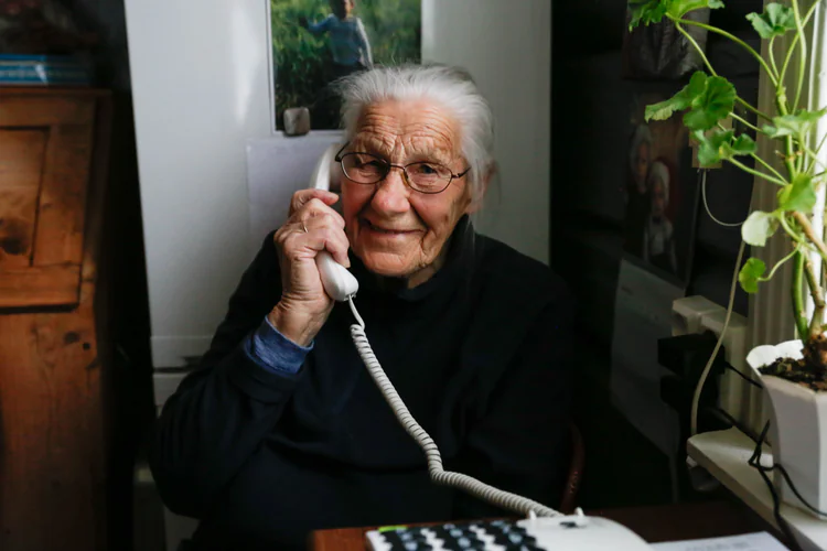 Ruth (89) tok den siste samtalen i kobbernettet - TV 2