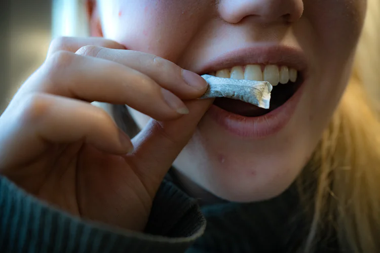 Hver femte nordmann snuser – dobling på 15 år - TV 2