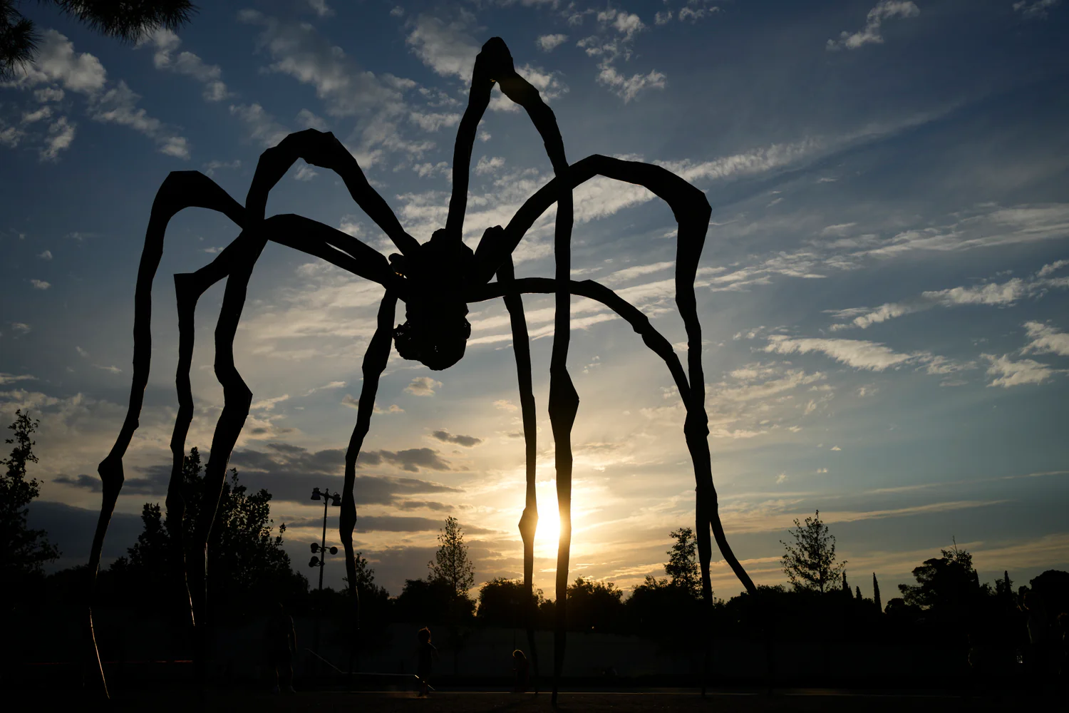 Verdenskjent skulptur til Slottsparken - TV 2
