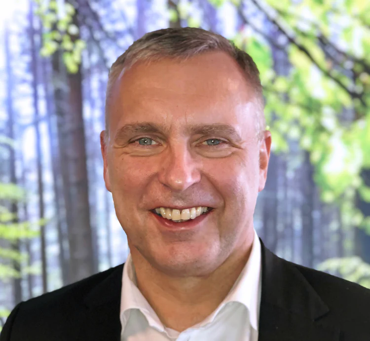 Ombudstvedt går av som konsernsjef i Norske Skog - TV 2