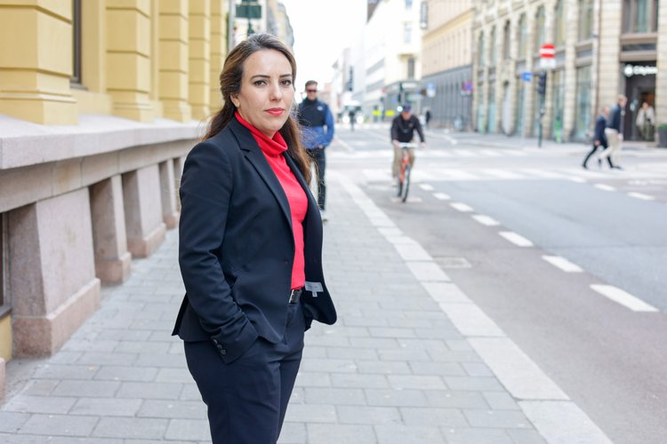Assanges kone i Oslo: – Ingen bør fengsles for å publisere sann ...