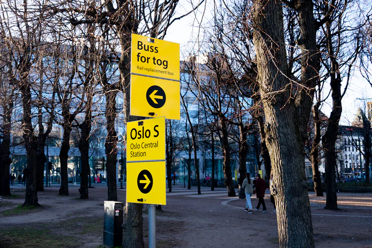 Her blir det buss for tog i sommer - TV 2