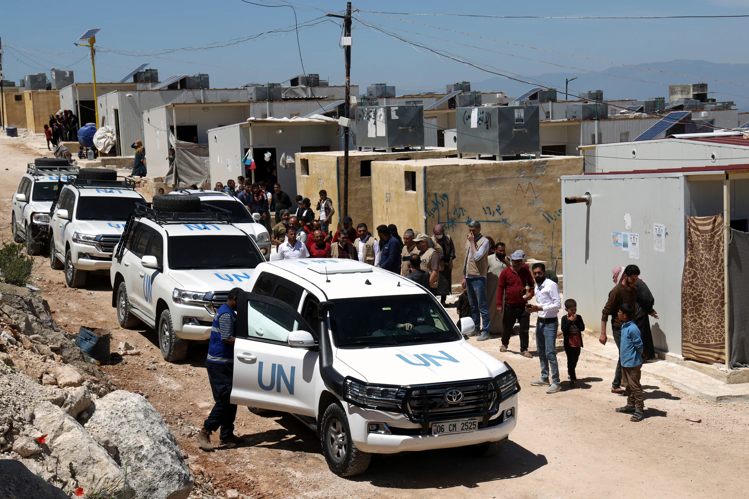 Syria lar FN frakte nødhjelp over grensekryssinger i tre måneder til - TV 2