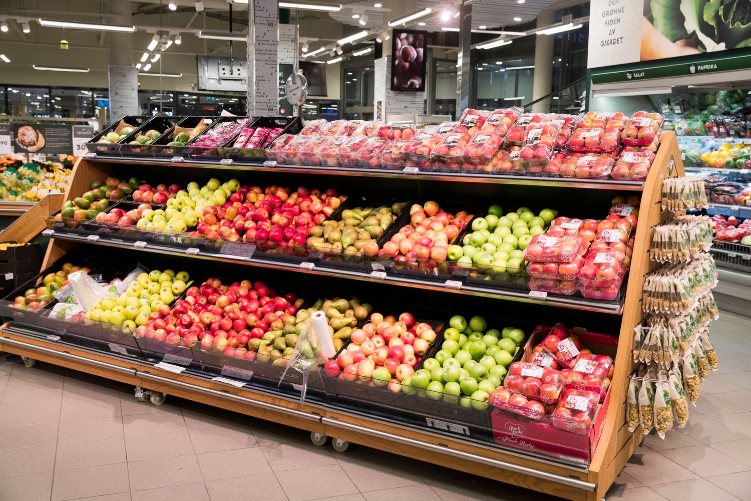 Kraftig fall i forbruket i april, ifølge DNB - TV 2