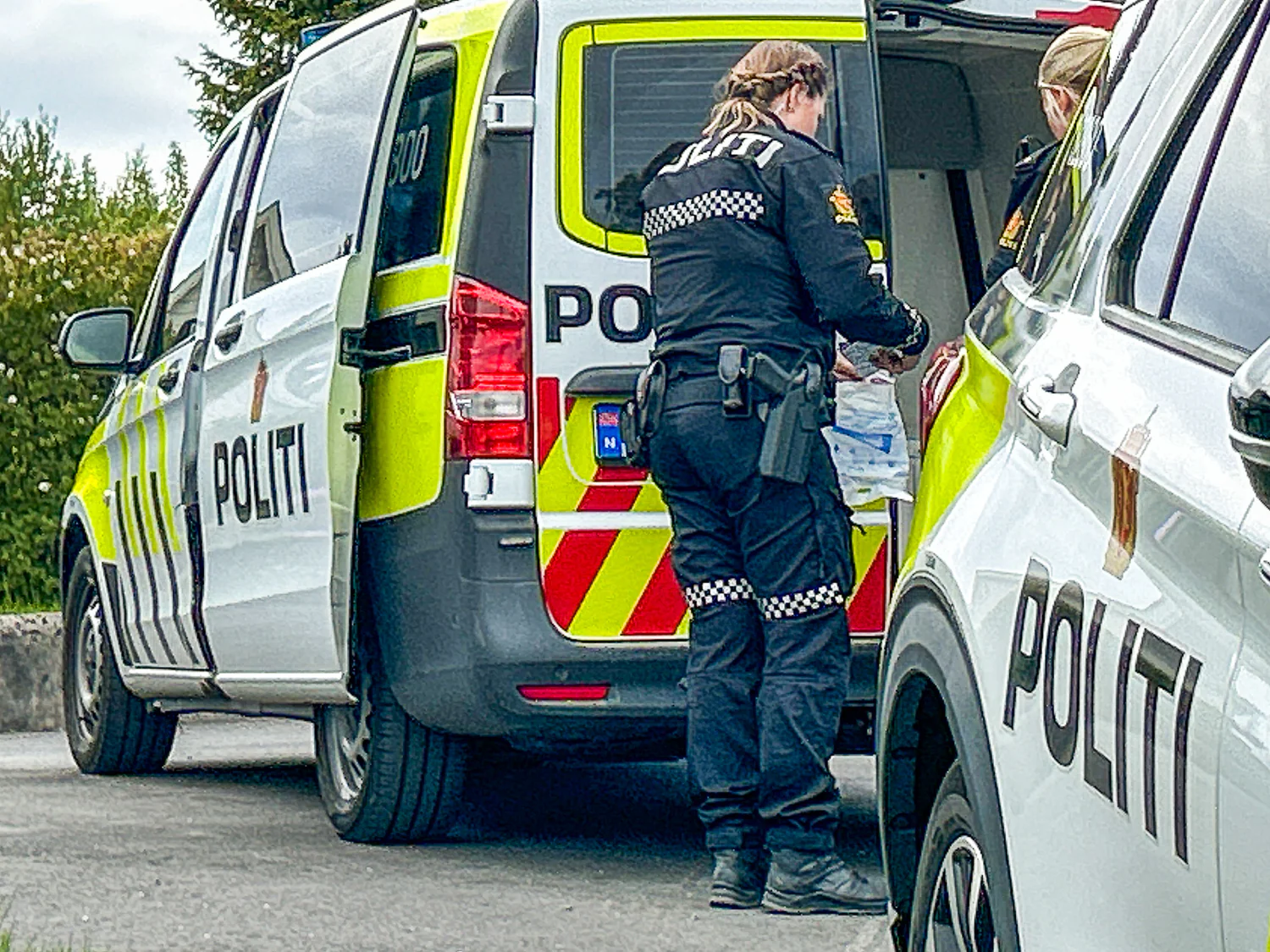 Én mann alvorlig skadet i knivstikking – gjerningsperson ikke pågrepet - TV 2