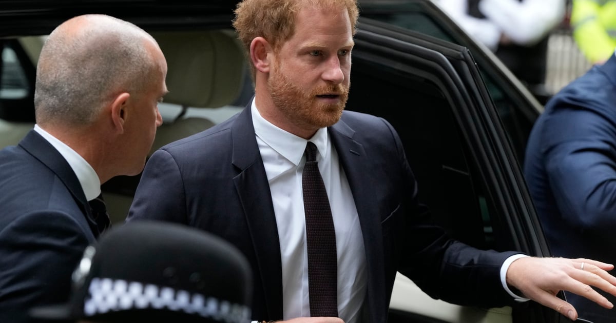 Prins Harry har ankommet retten i London - TV 2