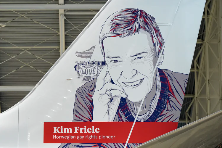Flyselskap hedrer Kim Friele - TV 2