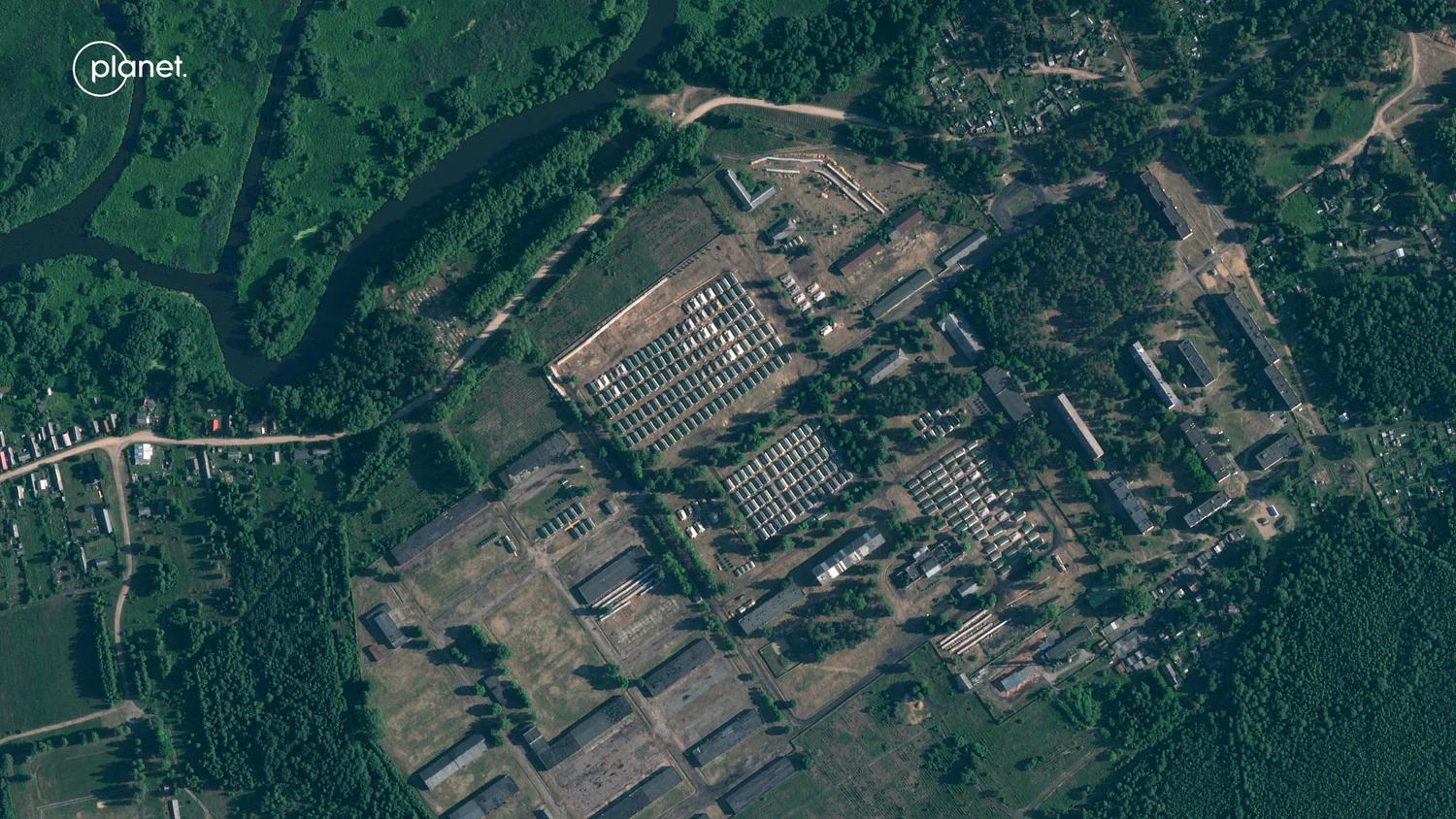 Satellittbilder antyder at Wagner-gruppen bygger base i Belarus - TV 2