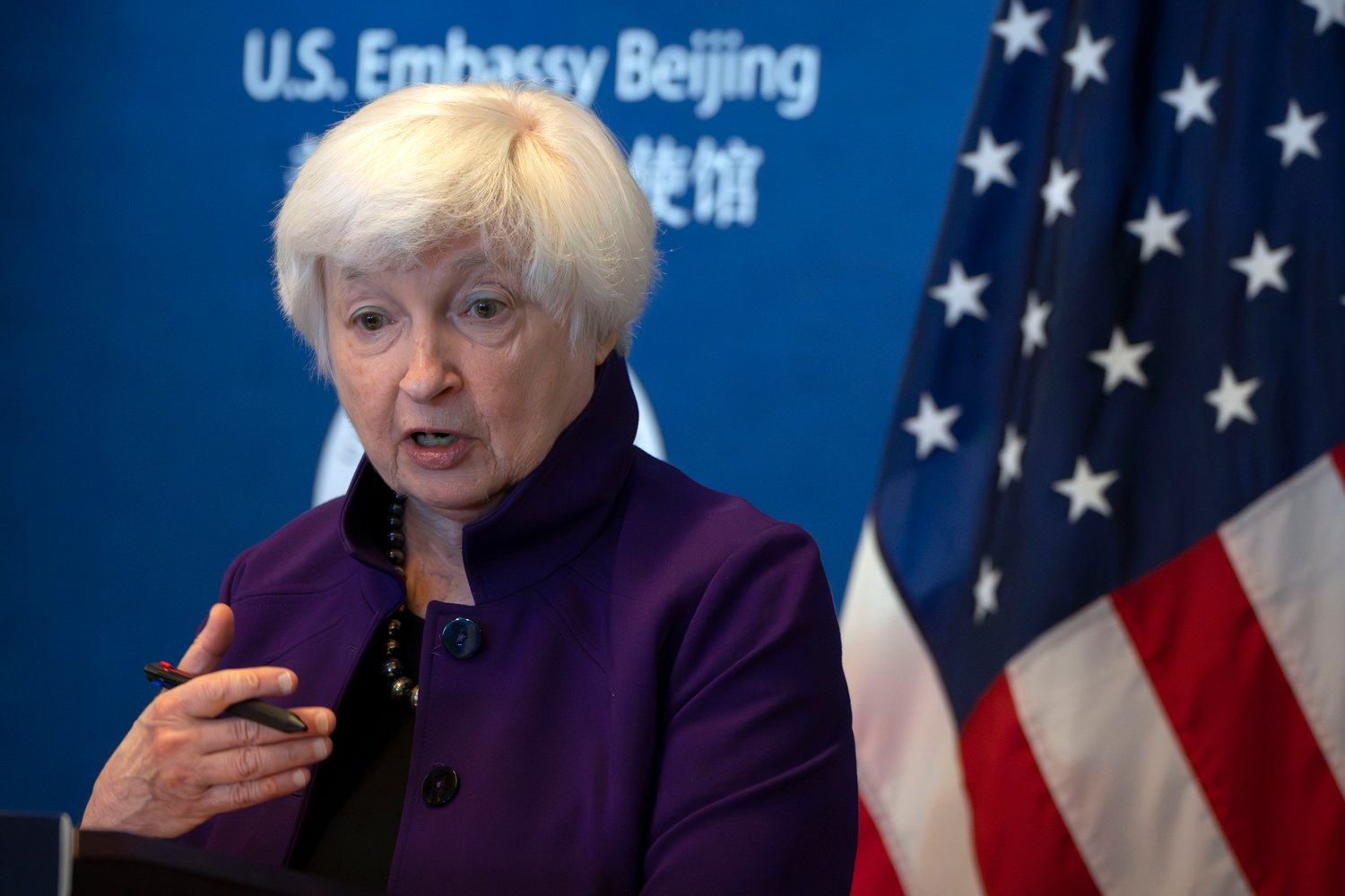 Yellen sier forholdet til Kina er på tryggere grunn - TV 2