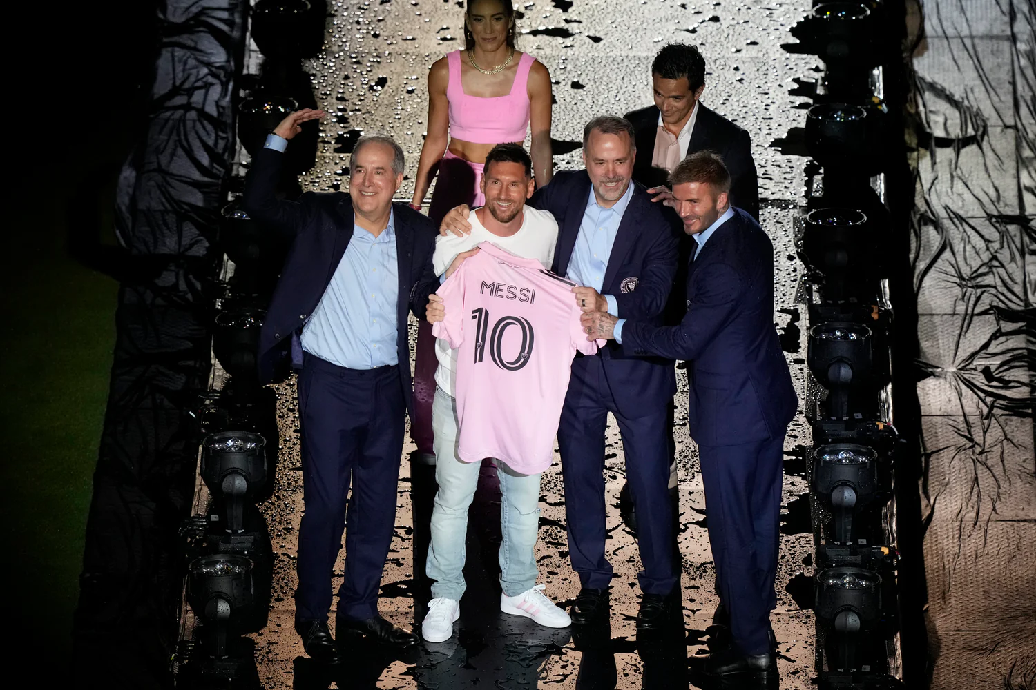 Messi presentert som Inter Miami-spiller - TV 2