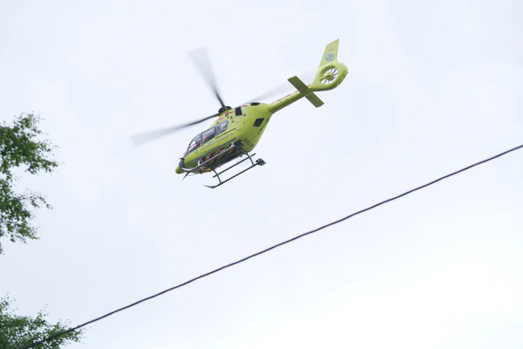 To personer fastklemt etter alvorlig møteulykke på E39 - TV 2