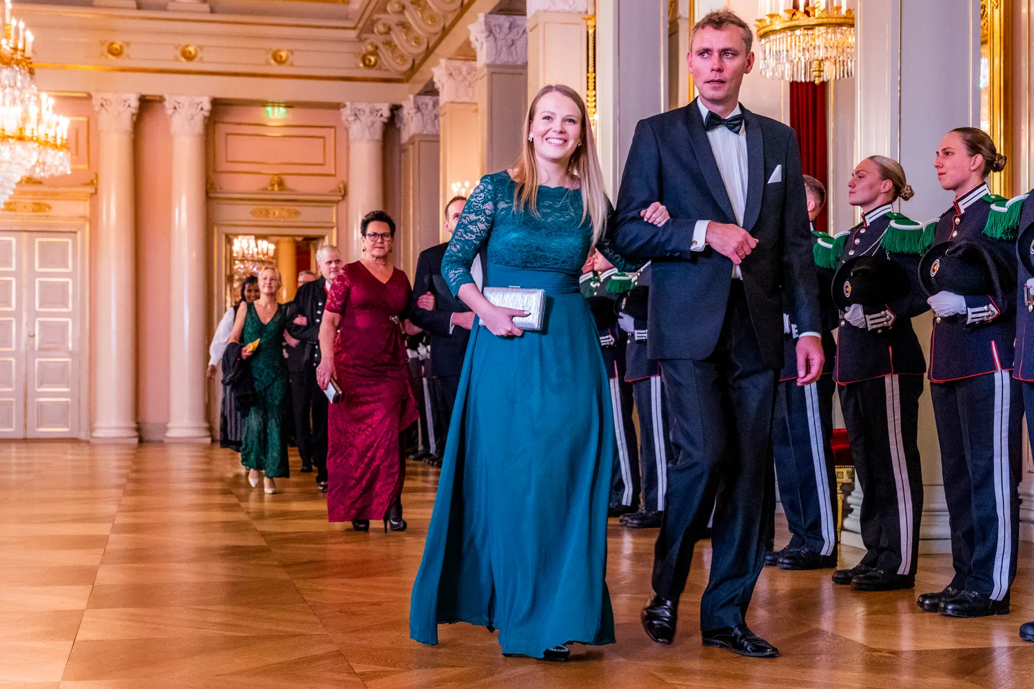 Grøthe ut av Stortinget - TV 2