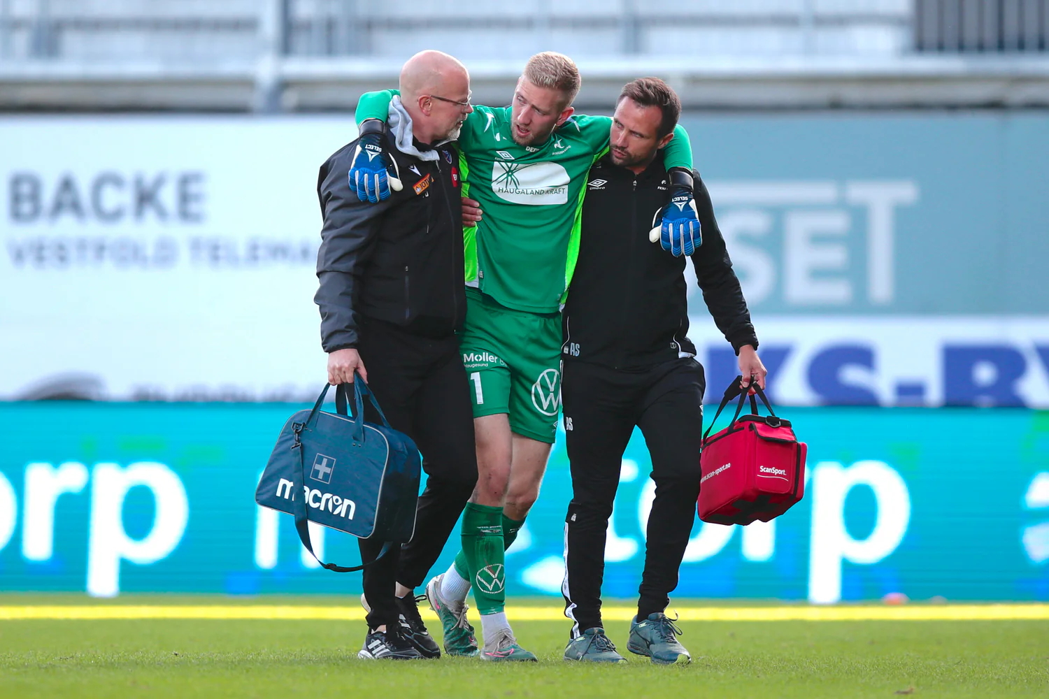 Lett hjernerystelse for FKH-keeper Selvik - TV 2