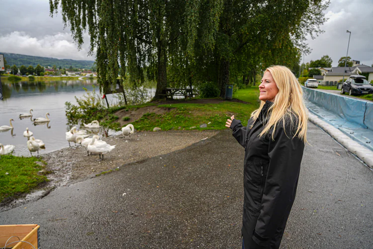 Frykter flommen overstiger flomvernet i Drammen - TV 2