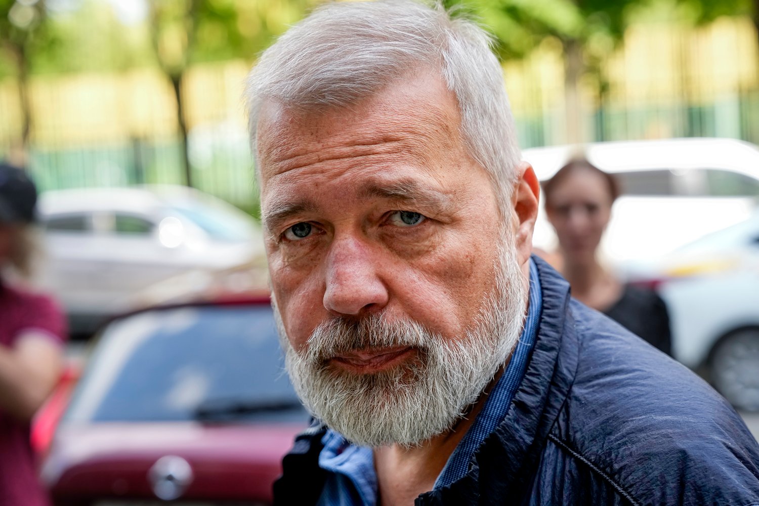 Nobelkomiteens leder: Russland prøver å kneble Dmitrij Muratov - TV 2