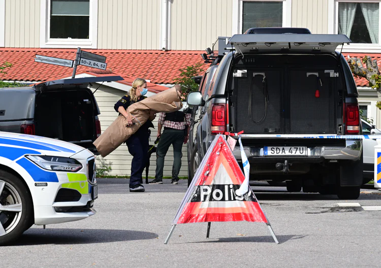 Mor siktet for drap og drapsforsøk på barna sine i Sverige - TV 2