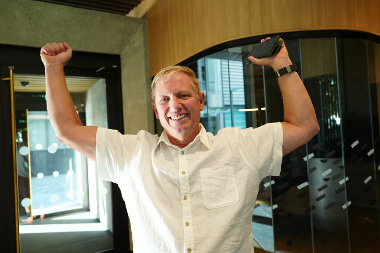 Fristen går ut ved midnatt: – Krevende for begge parter - TV 2