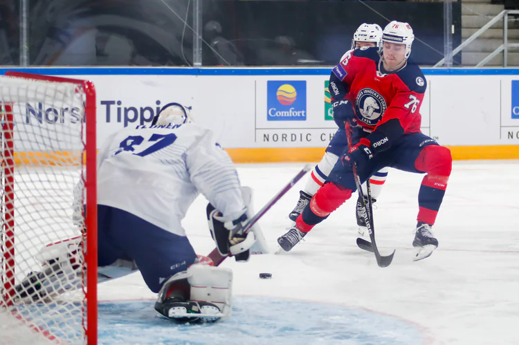 Norske Emil Lilleberg fikk sjansen i NHL-oppkjøringen – Zucca ikke på ...