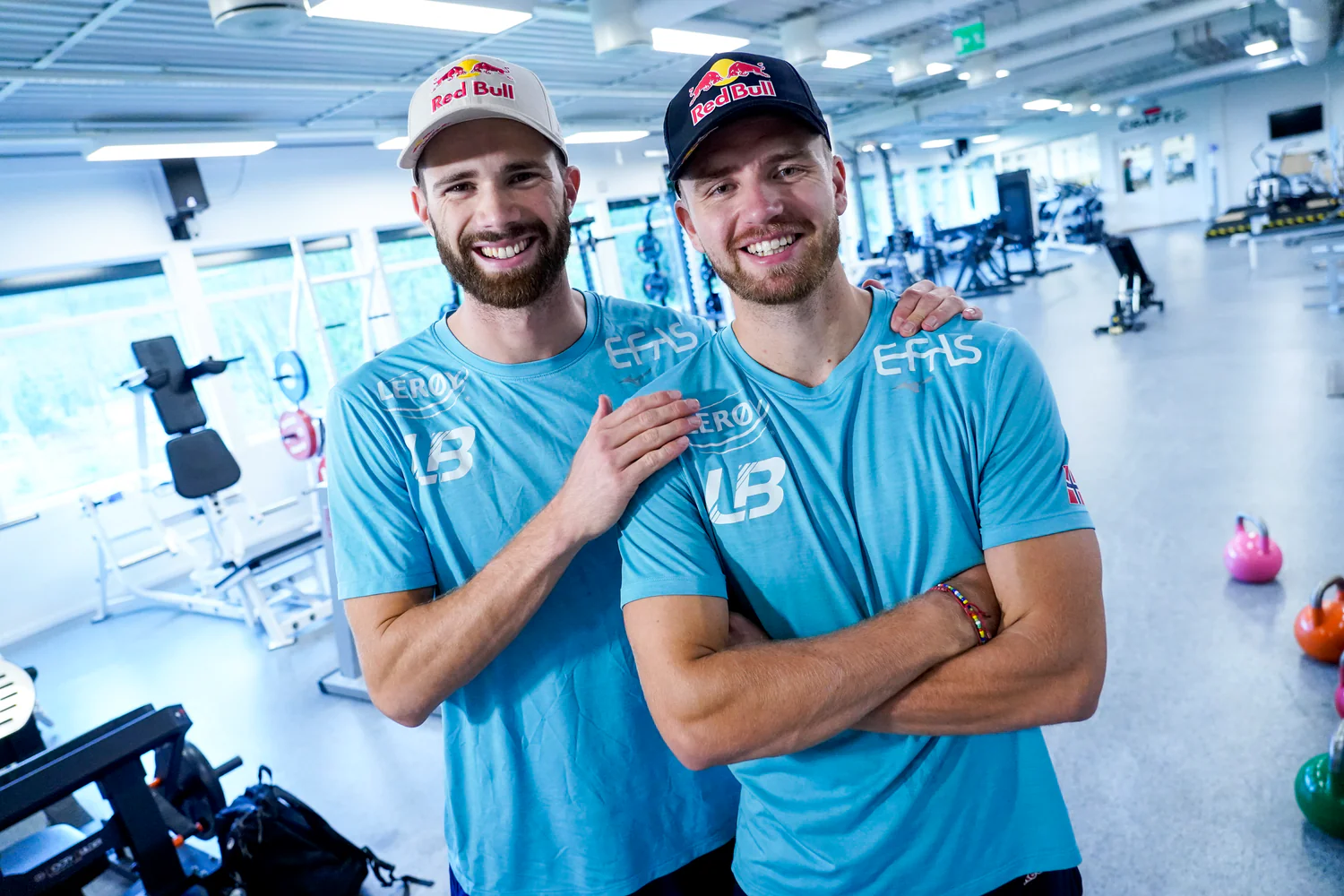Anders Mol og Christian Sørum klare for 16-delsfinale i sandvolleyball-VM - TV 2