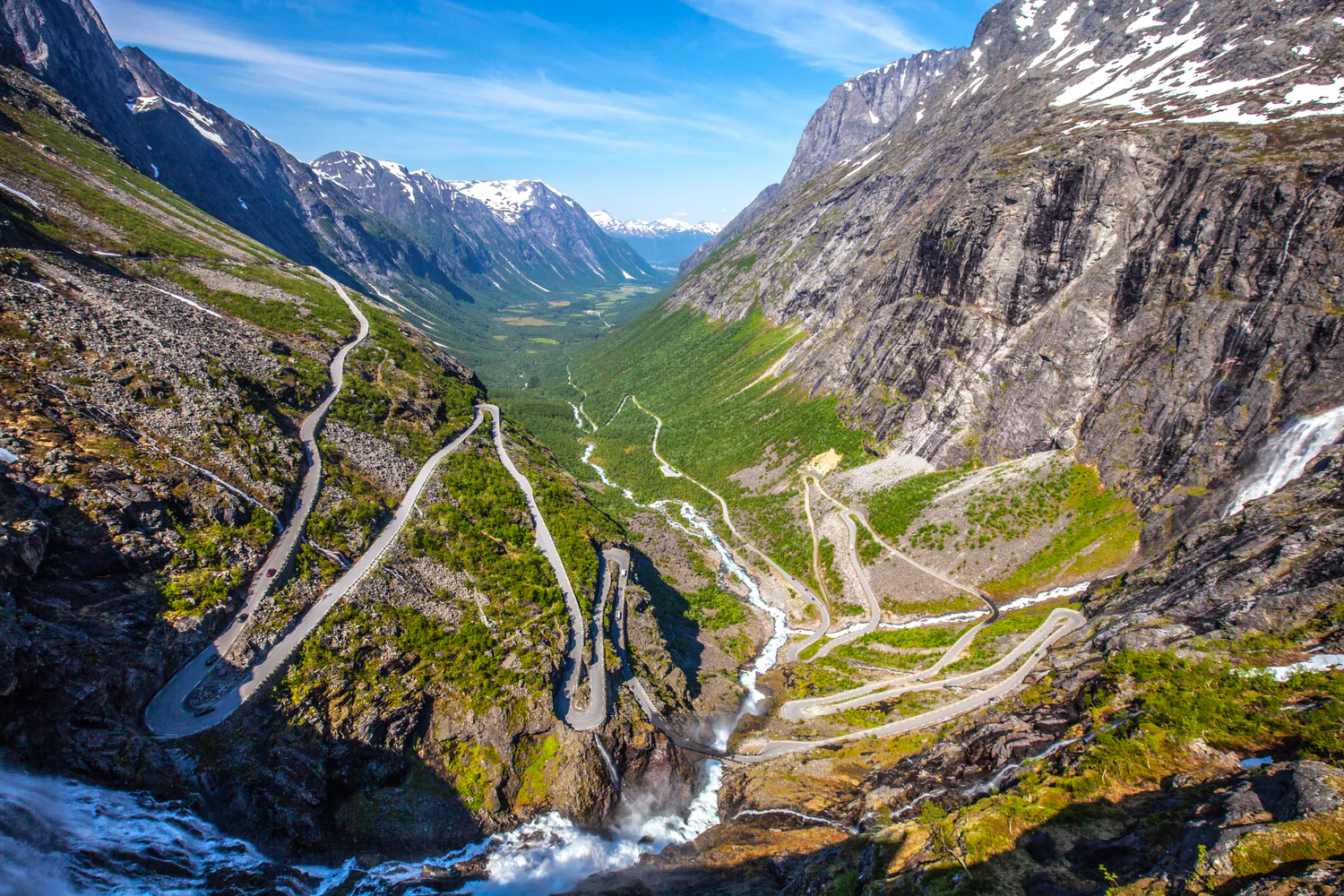 Trollstigen stengt til tidligst mandag - TV 2