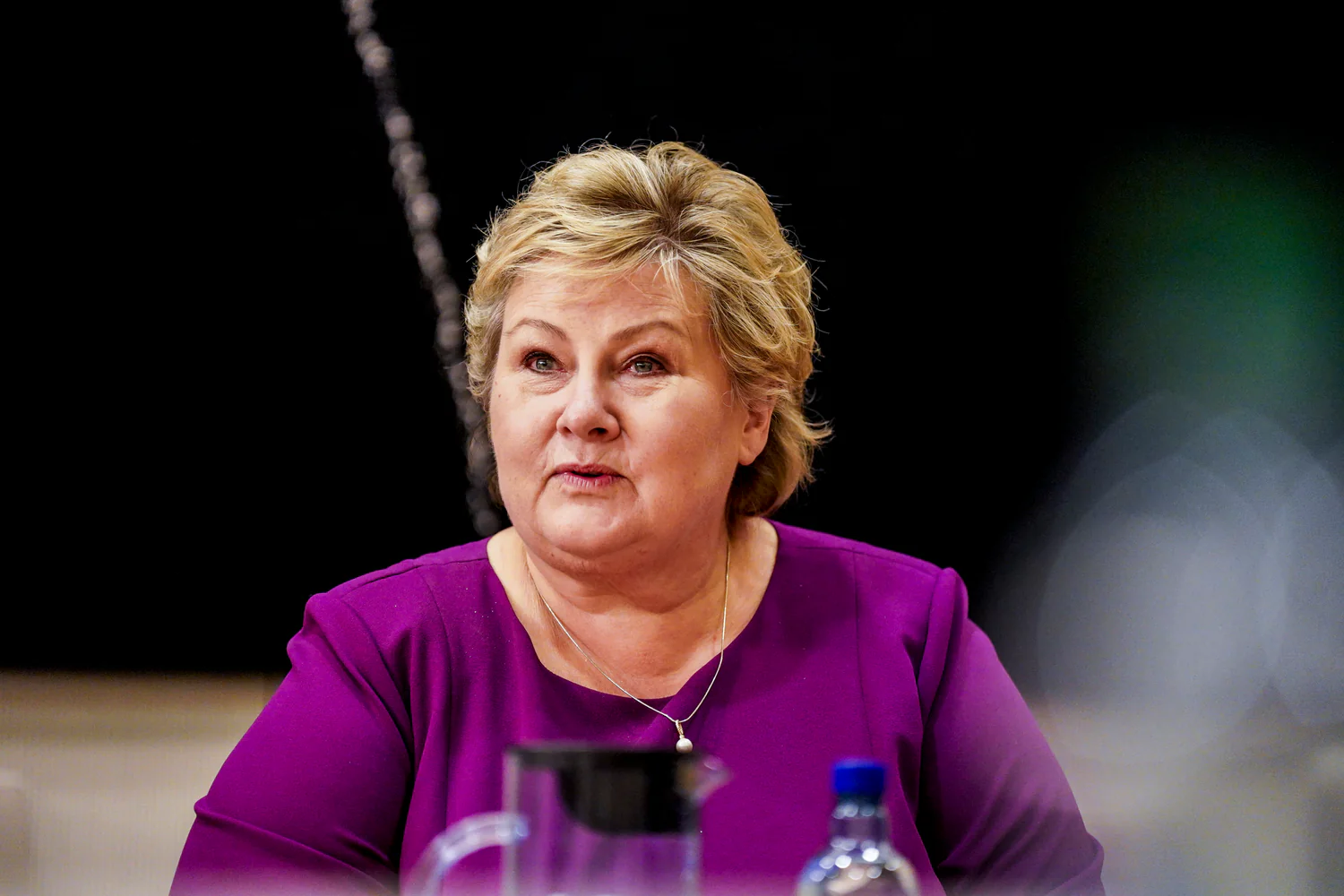 Erna Solberg mener inntrykket av habilitetssakene er blitt skjevt - TV 2