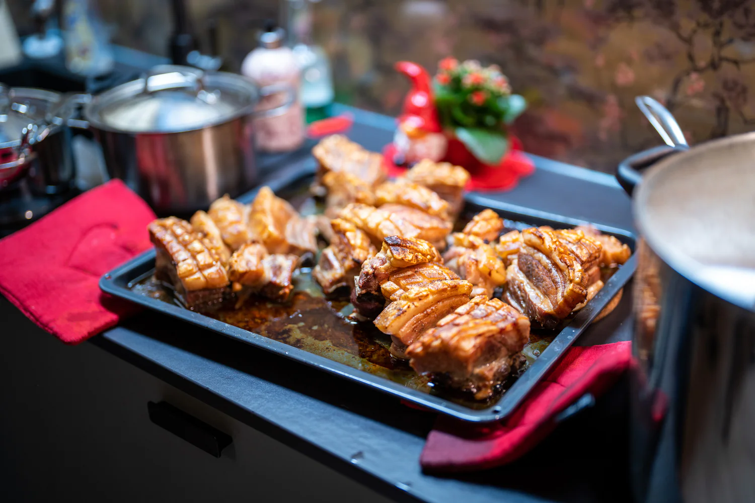 Lagrene er fulle: – I år har vi norsk juleribbe til alle - TV 2