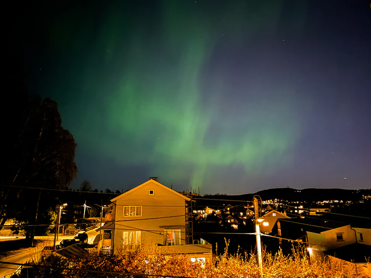 Nordlys observert flere steder på Østlandet: – Kjempegøy! - TV 2