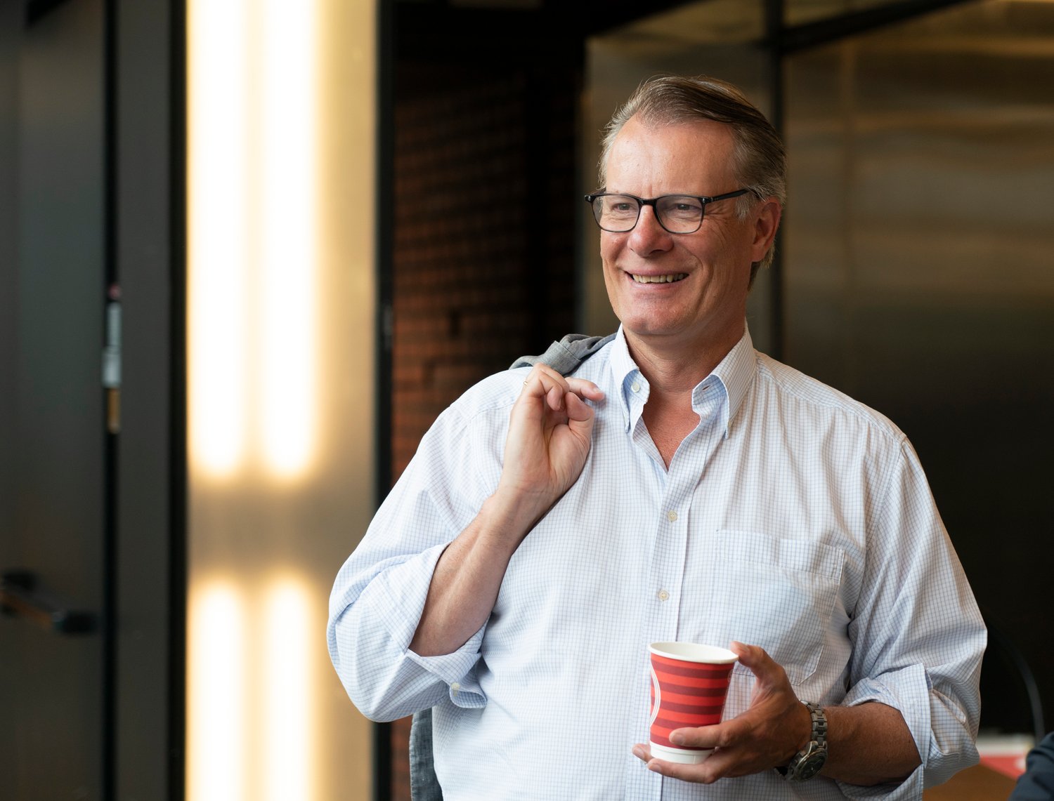 Ferd-direktør Johan H. Andresen åpner for å flytte til Sverige - TV 2