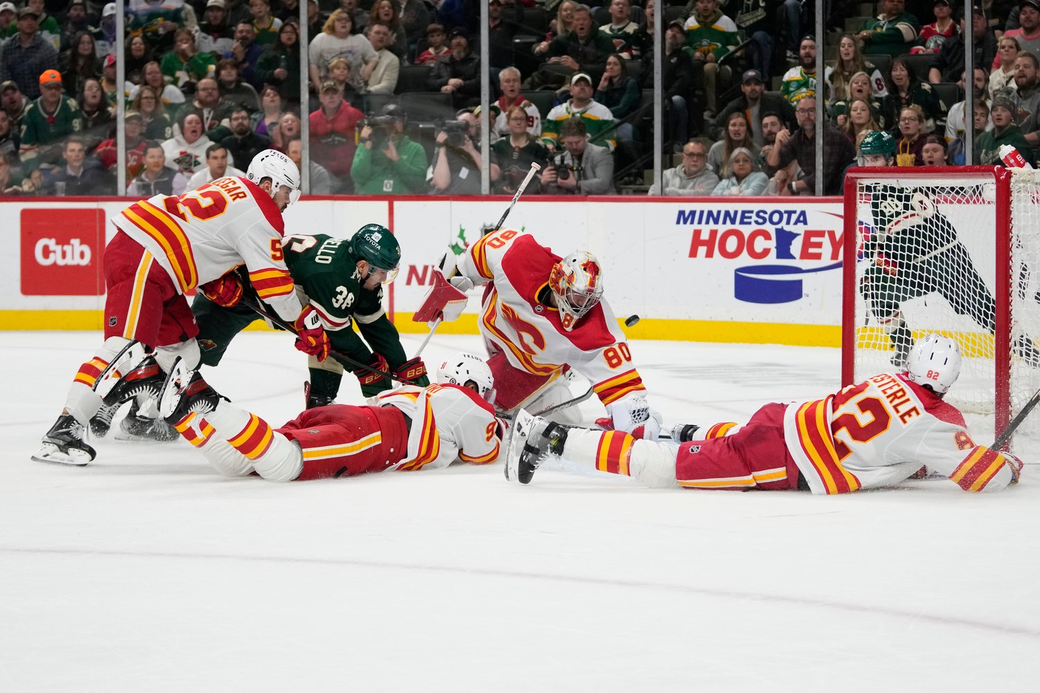Zuccarello scoret da Minnesota Wild vant på straffer mot Calgary Flames ...