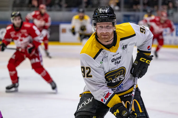Sterke vindkast skaper trøbbel for Oilers – eliteseriekampen mot ...