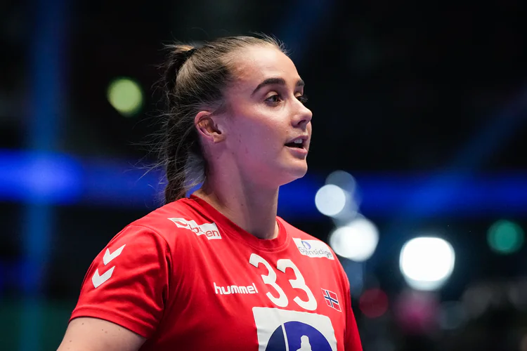 Rushfeldt Deila skrev ny langtidskontrakt - TV 2