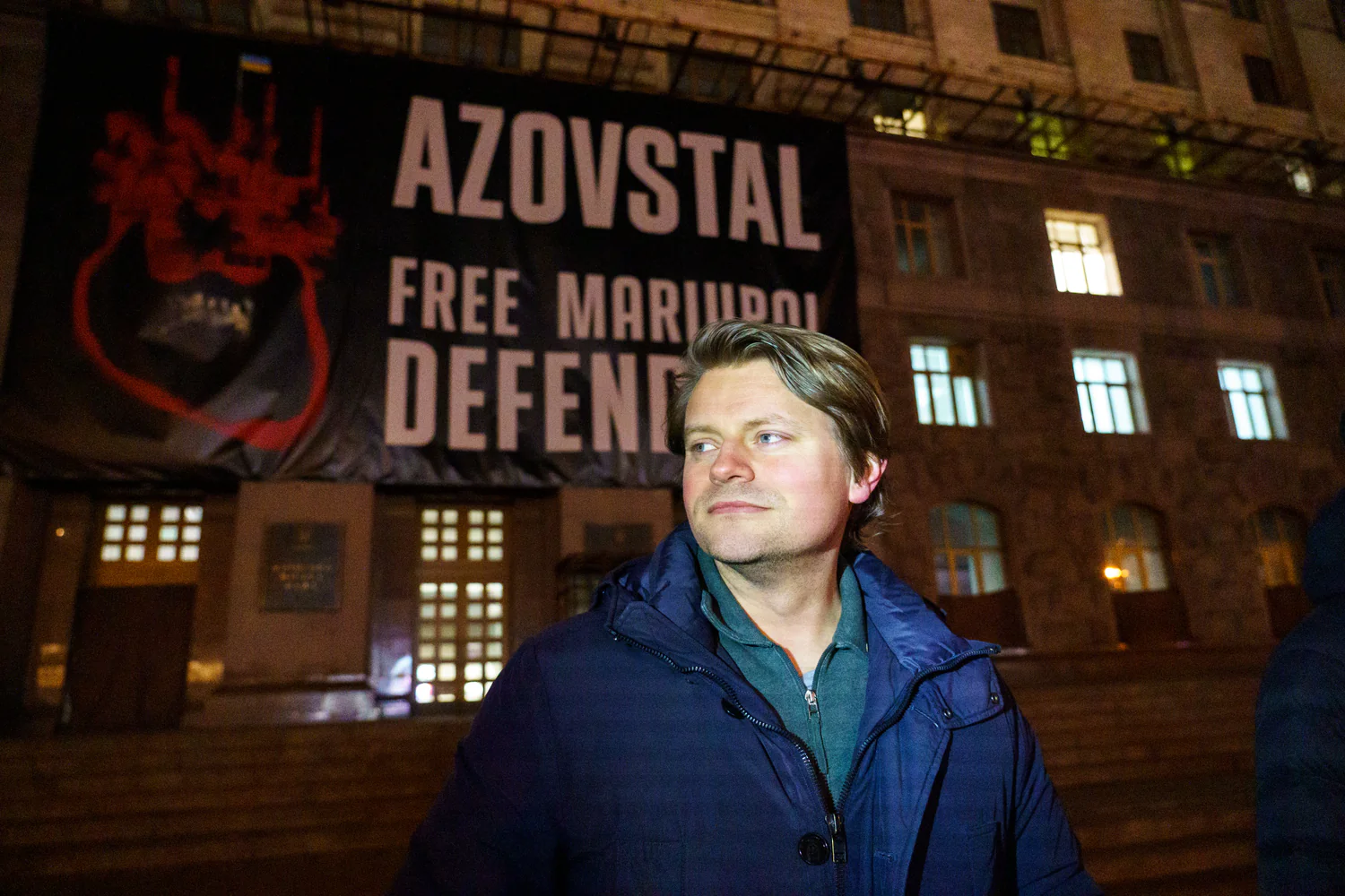 Peter Frølich (H) får æresmedalje fra Volodymyr Zelenskyj - TV 2