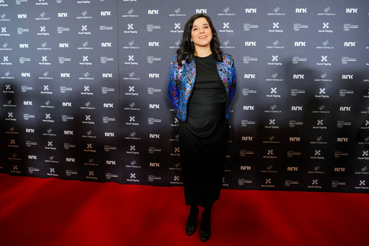 Idrettspresident Zaineb Al-Samarai ble mor for første gang søndag - TV 2