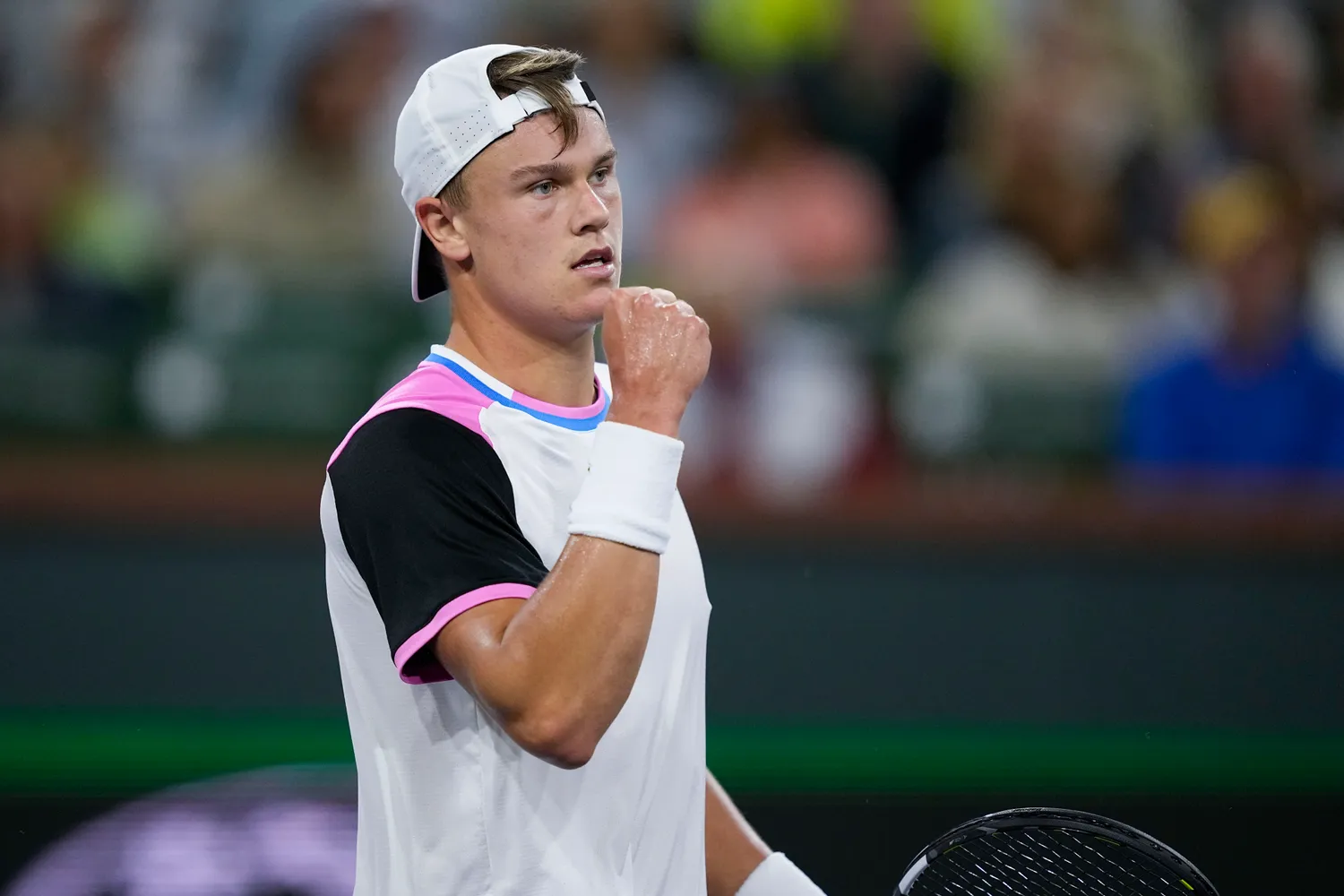 Holger Rune reddet seg unna en matchball og avanserte i Indian Wells - TV 2