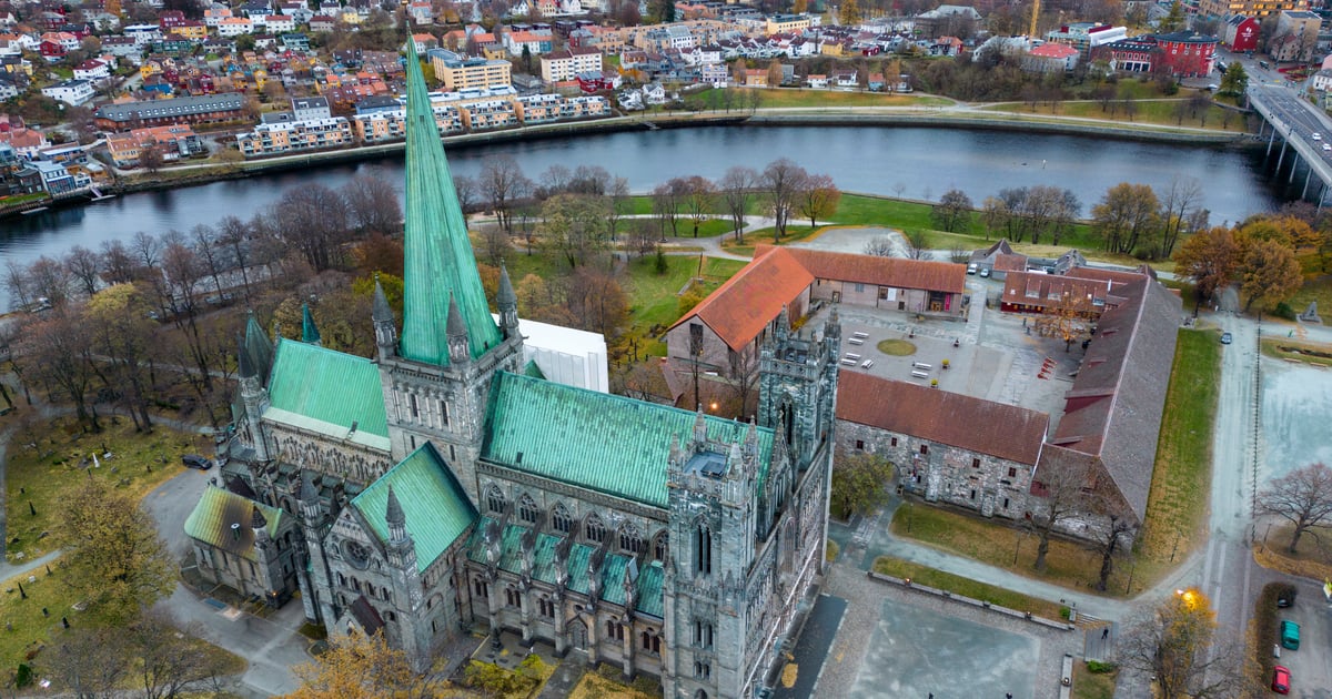 Mann tagget på Nidarosdomen - TV 2