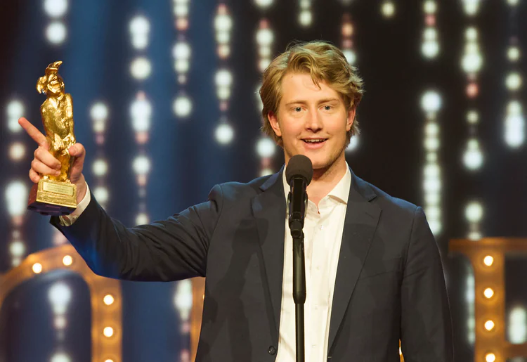 Blir programleder for nytt NRK-program - TV 2