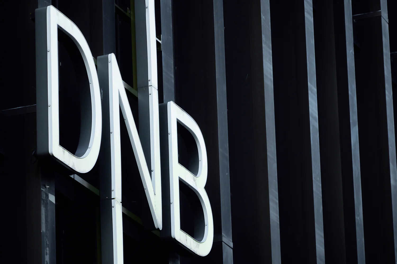 DNB set ned renta for unge kundar - TV 2