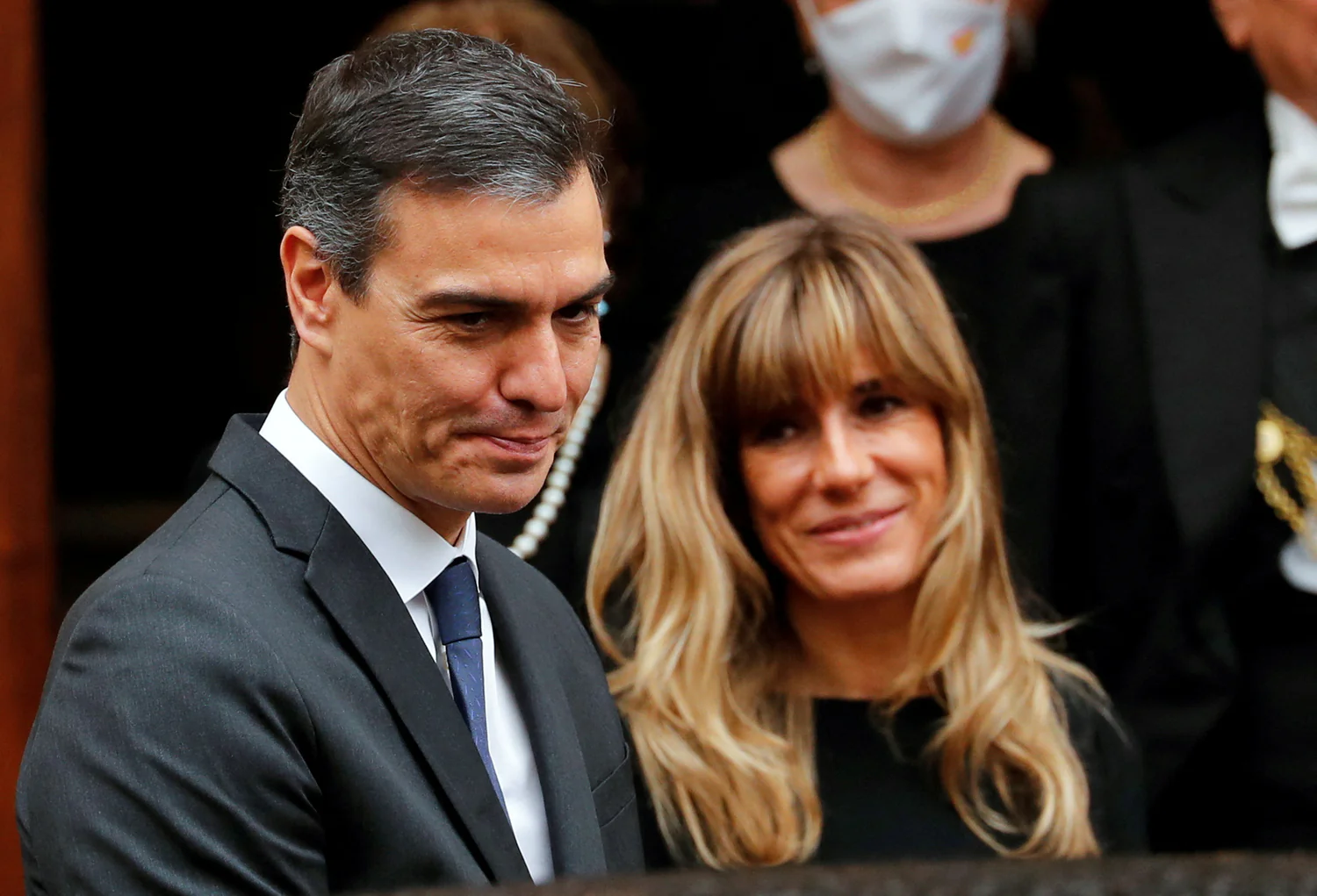 Reuters: Spanias statsminister vil annonsere om han går av - TV 2