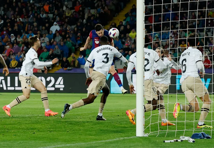 Lewandowski med hat trick i Barcelona-comeback: – Har stått frem - TV 2