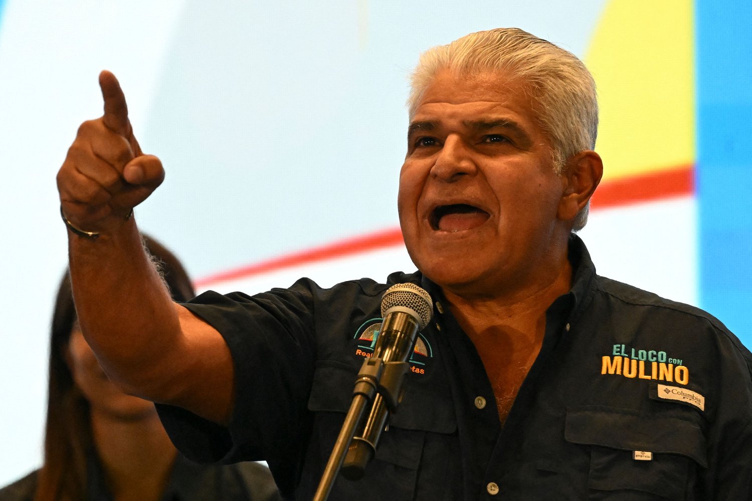 Panamas nye president stilte til valg i siste øyeblikk - TV 2