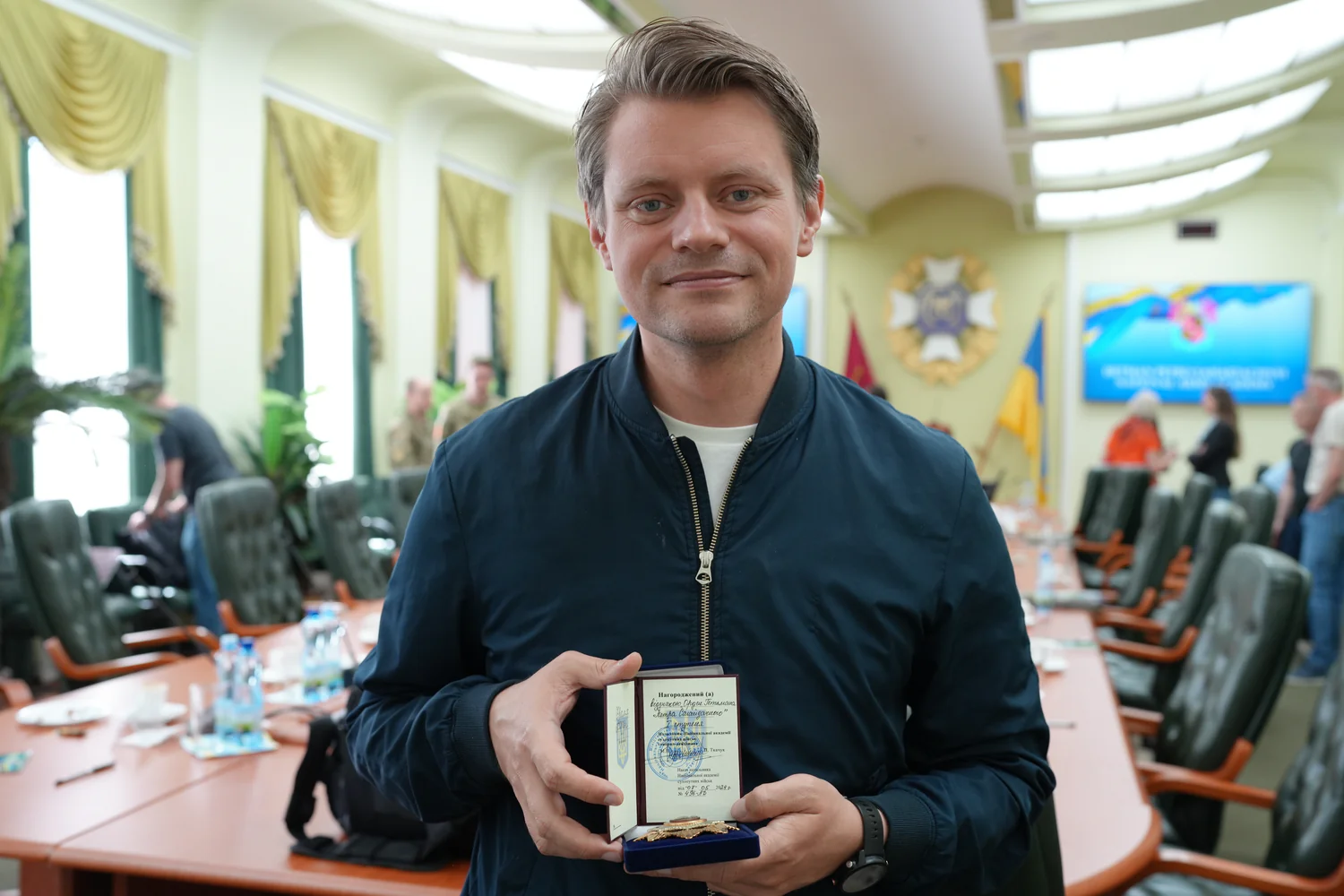 Peter Frølich tildelt ukrainsk æresmedalje - TV 2
