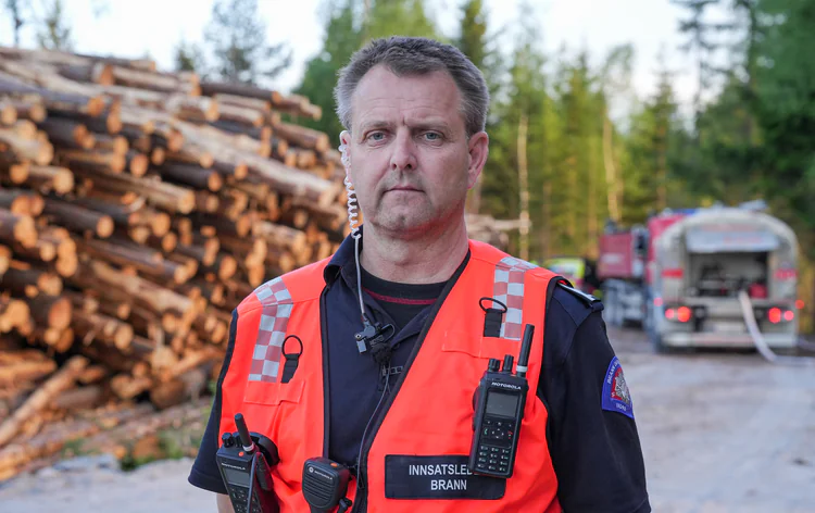 Skogbrann i Hobøl: – Begynner å få litt kontroll - TV 2