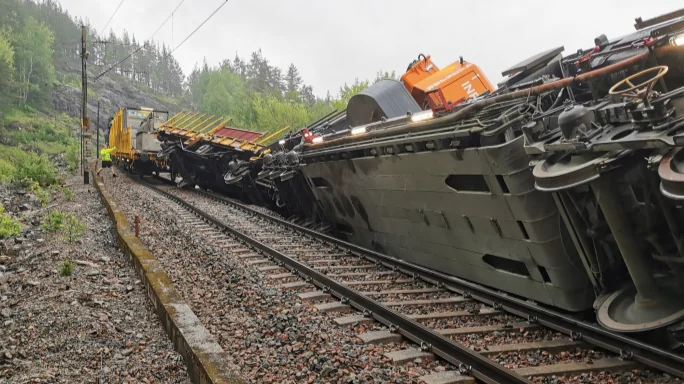 Sørlandsbanen: To vogner velta av sporet - TV 2
