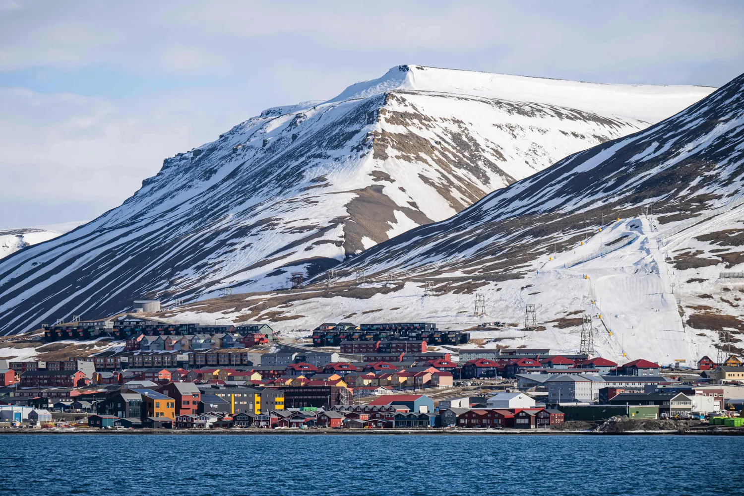 Regjeringen tar Svalbard-grep - TV 2