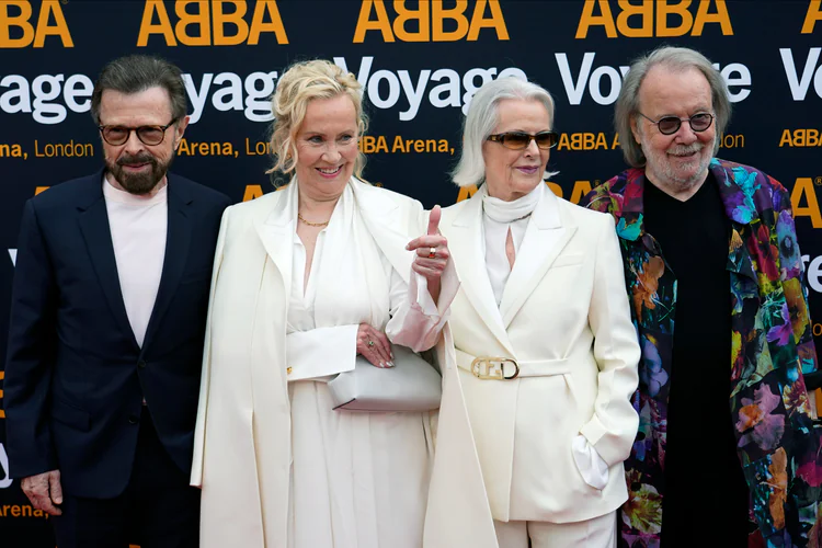 I dag får ABBA-medlemmene sin kongelige ridderorden - TV 2